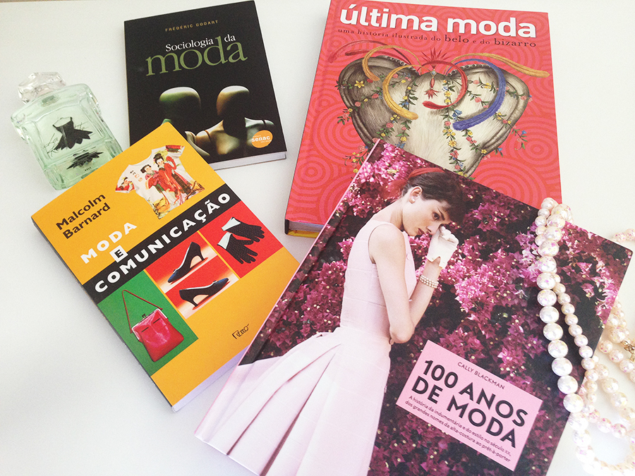 O começo da minha coleção de Livros de Moda! 4